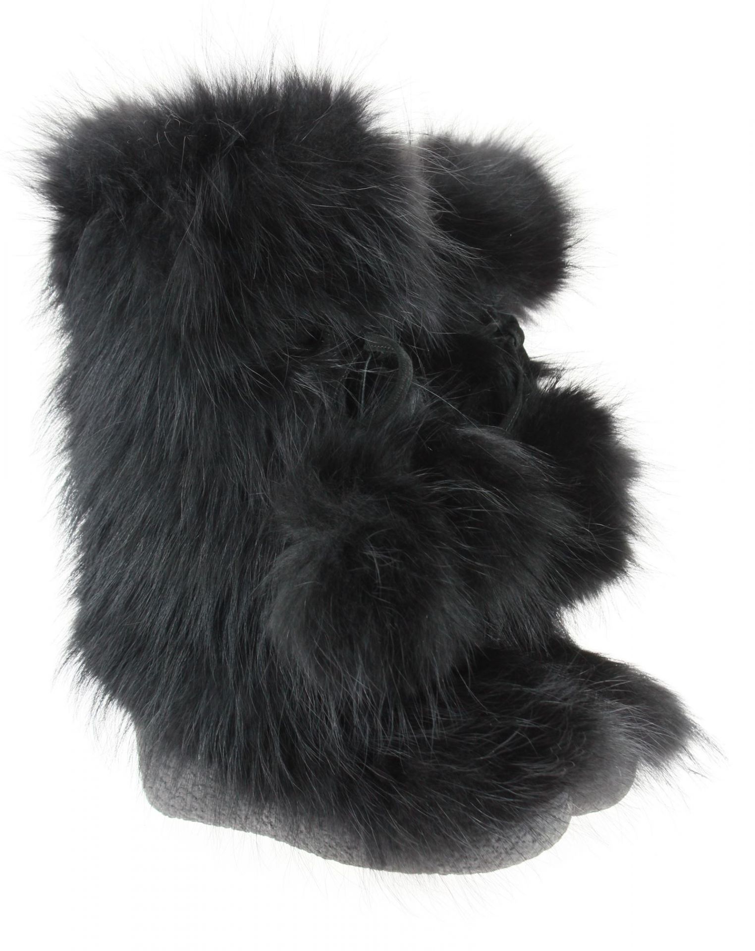 Fur boots for her » Warm feet at icy temperatures